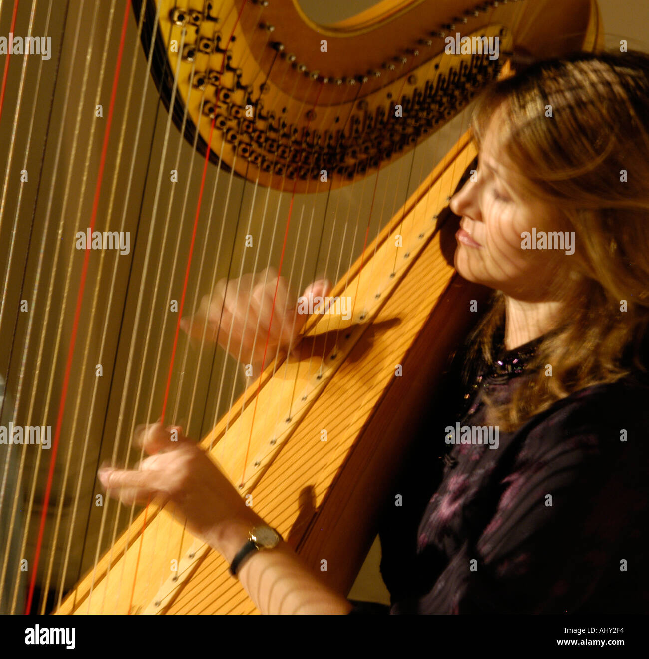 Classical harp hi-res stock photography and images - Alamy