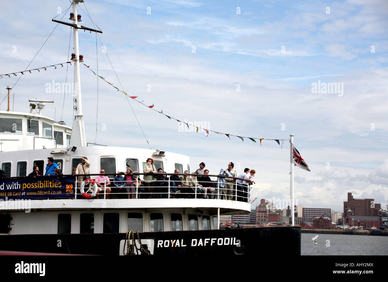 Mersey ferry docks at Pierhead in Liverpool Stock Photo - Alamy