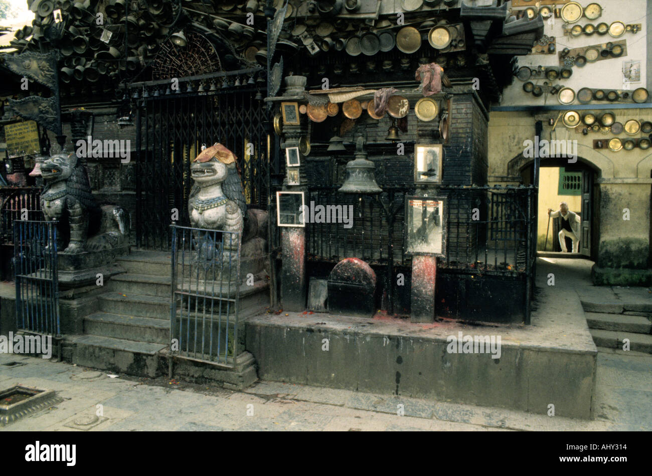 Buddhist hindu guardian stone hi-res stock photography and images - Alamy