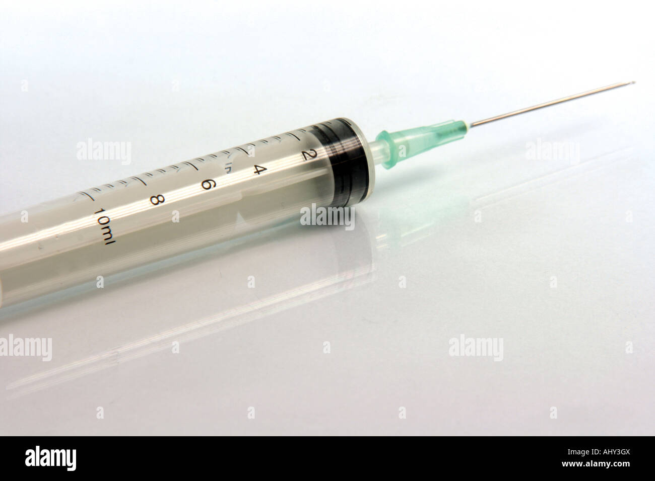 syringe and needle closeup medical concepts Stock Photo - Alamy