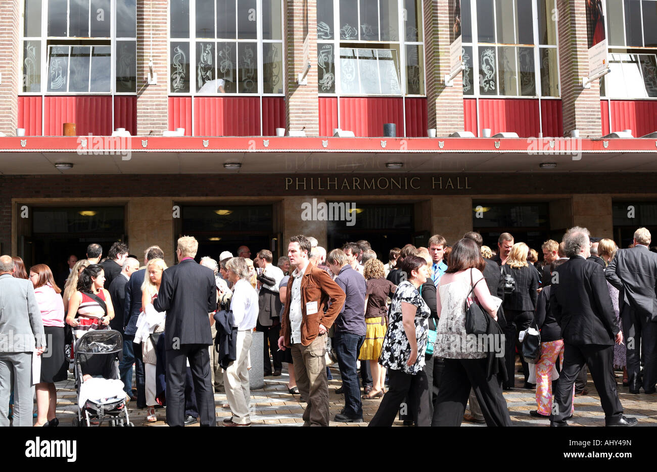 Classical concert hall crowd hi-res stock photography and images - Alamy