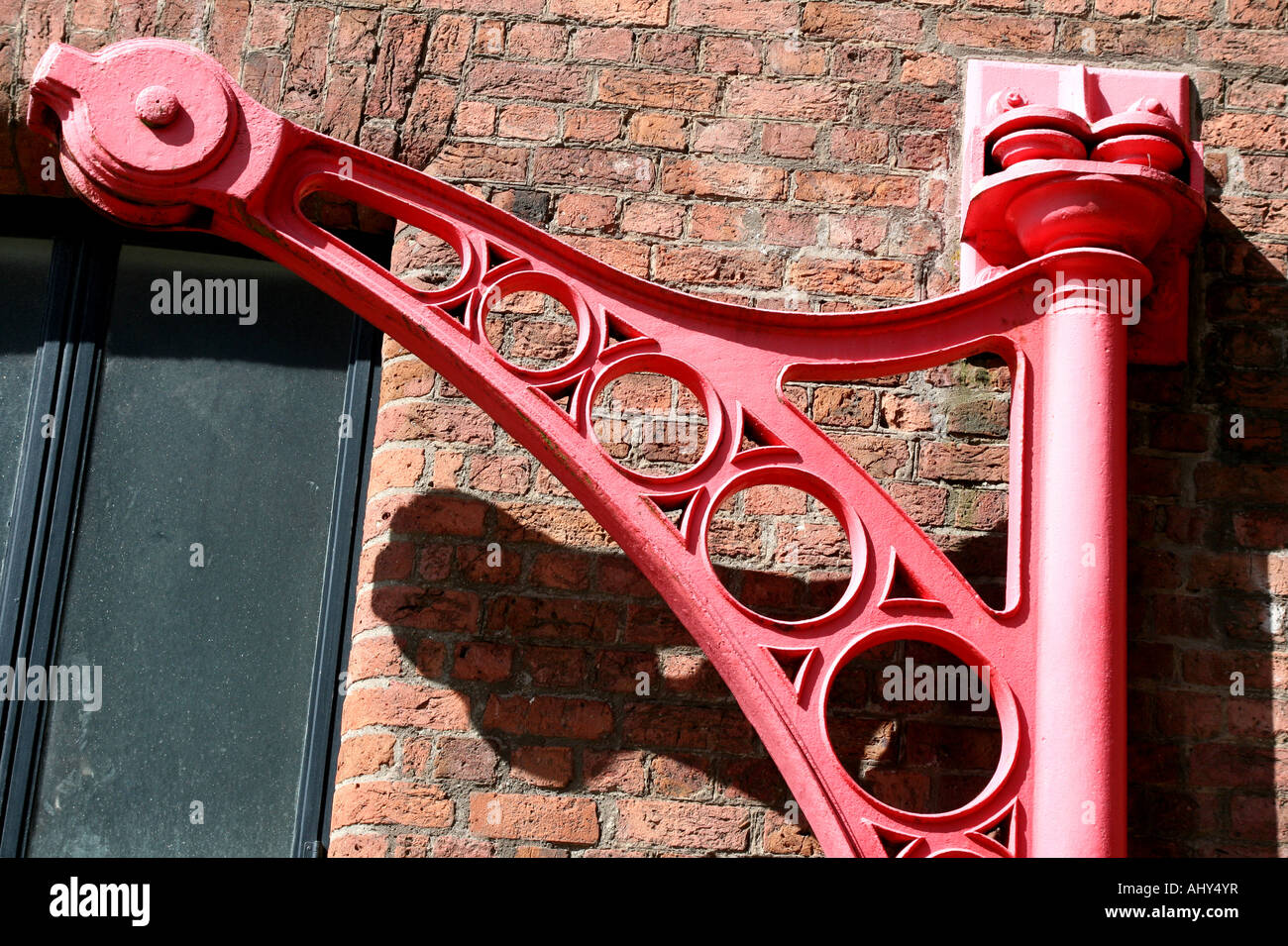 Old pulley in Albert Dock Liverpool Stock Photo - Alamy