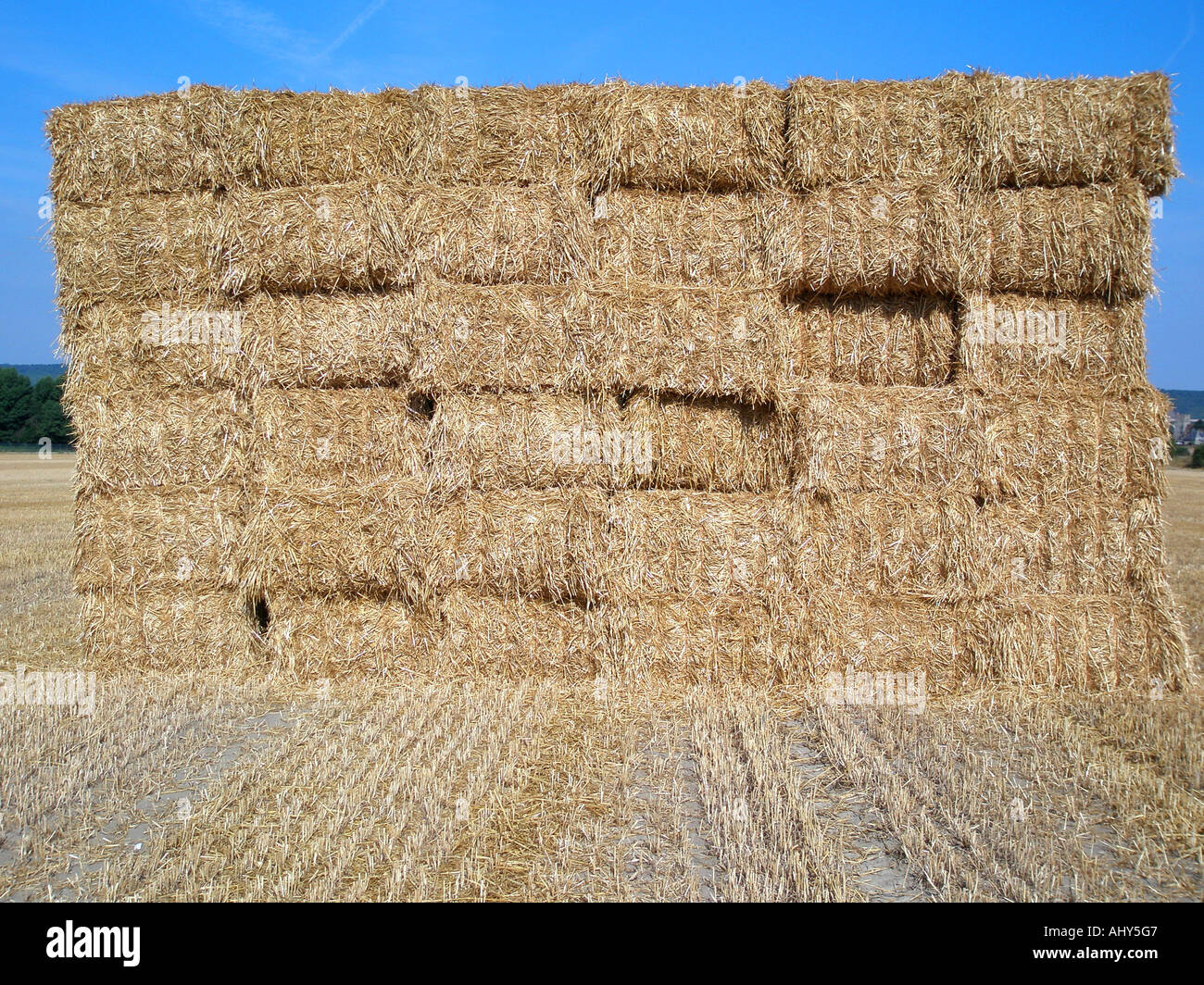 Old square bales hi-res stock photography and images - Alamy