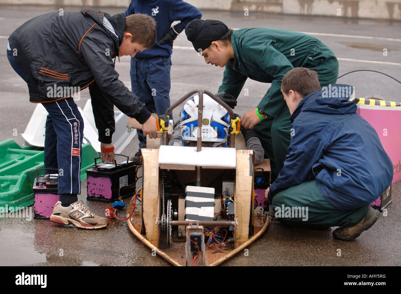 GREENPOWER ELECTRIC CAR RACING FOR SCHOOLS AT THE CASTLE COMBE CIRCUIT ...