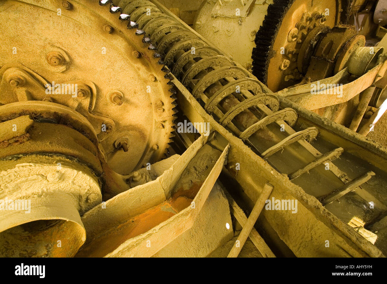 Refine process hi-res stock photography and images - Alamy