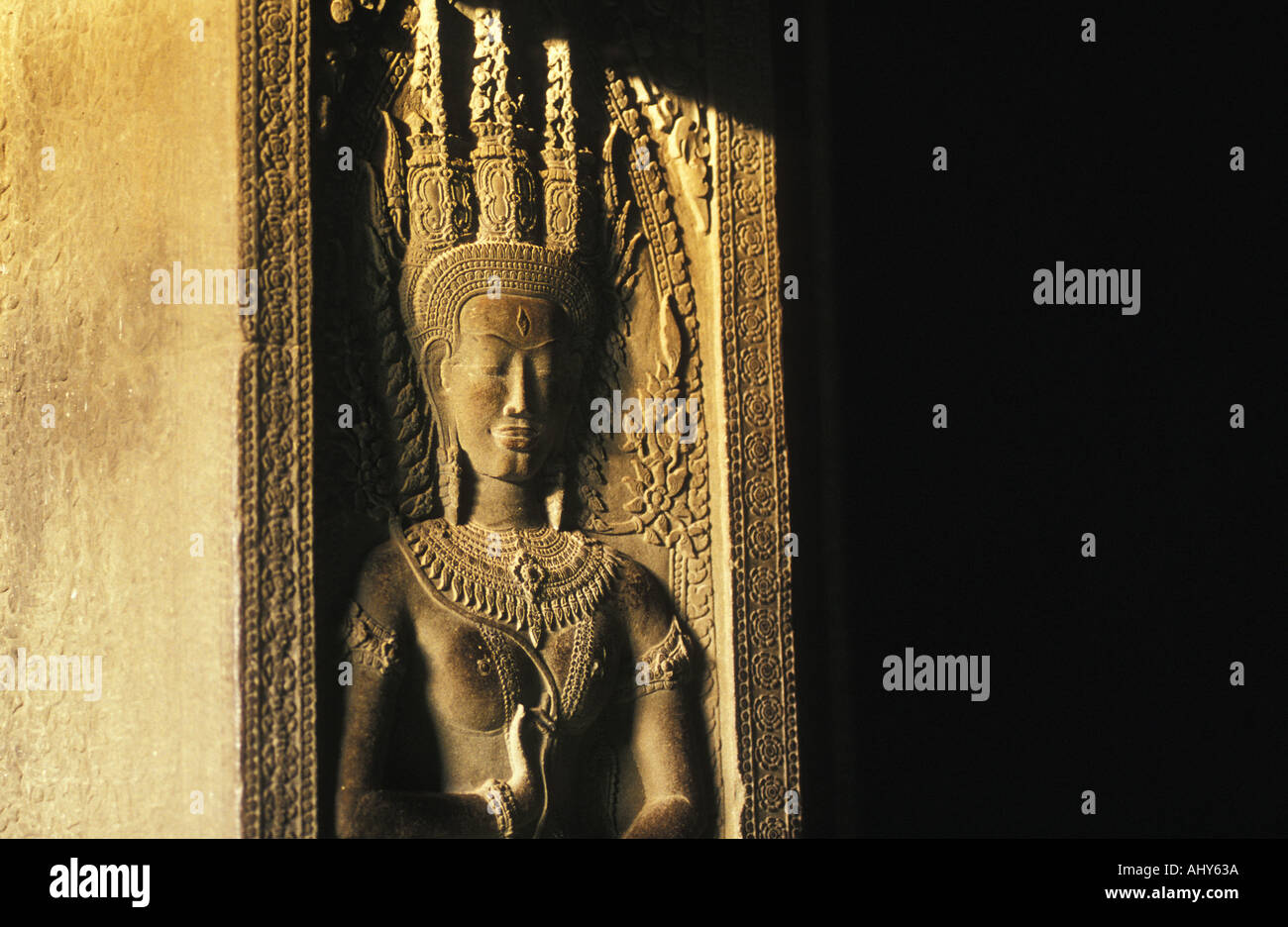 Apsara relief Angkor Wat Cambodia Stock Photo - Alamy