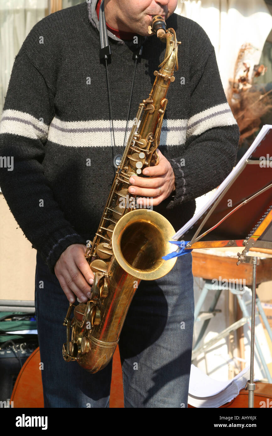 Jazz sax player abstract hi-res stock photography and images - Alamy
