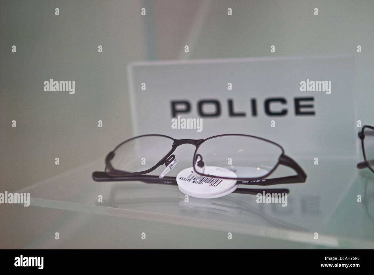 Police window hi-res stock photography and images - Alamy