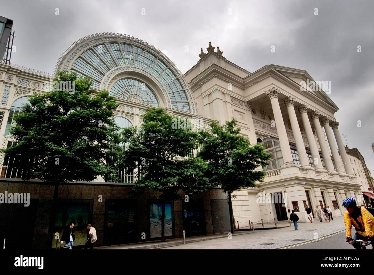 Royal Opera House in Covent Garden London Stock Photo - Alamy
