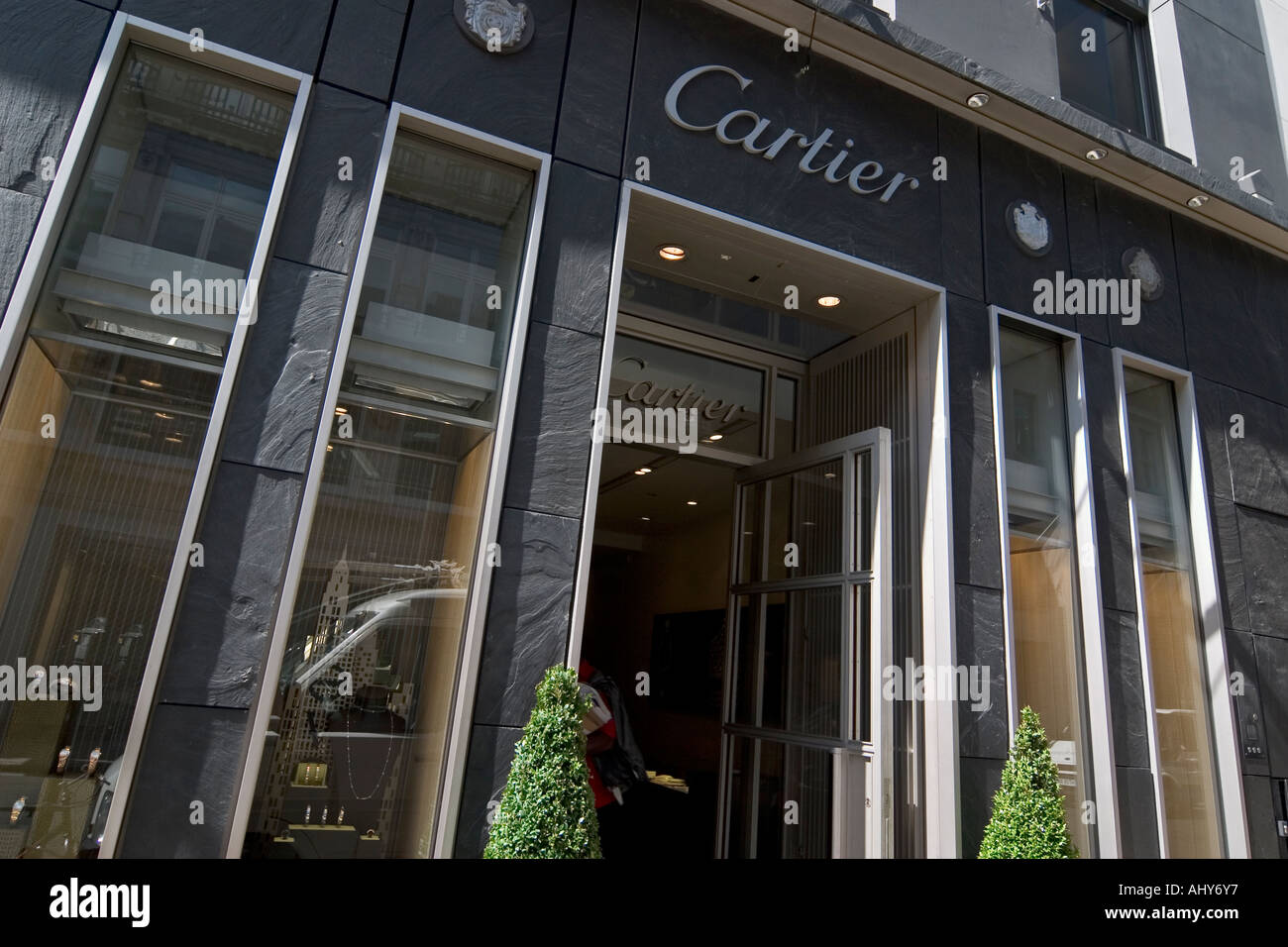 Cartier store on Bond Street Stock Photo - Alamy