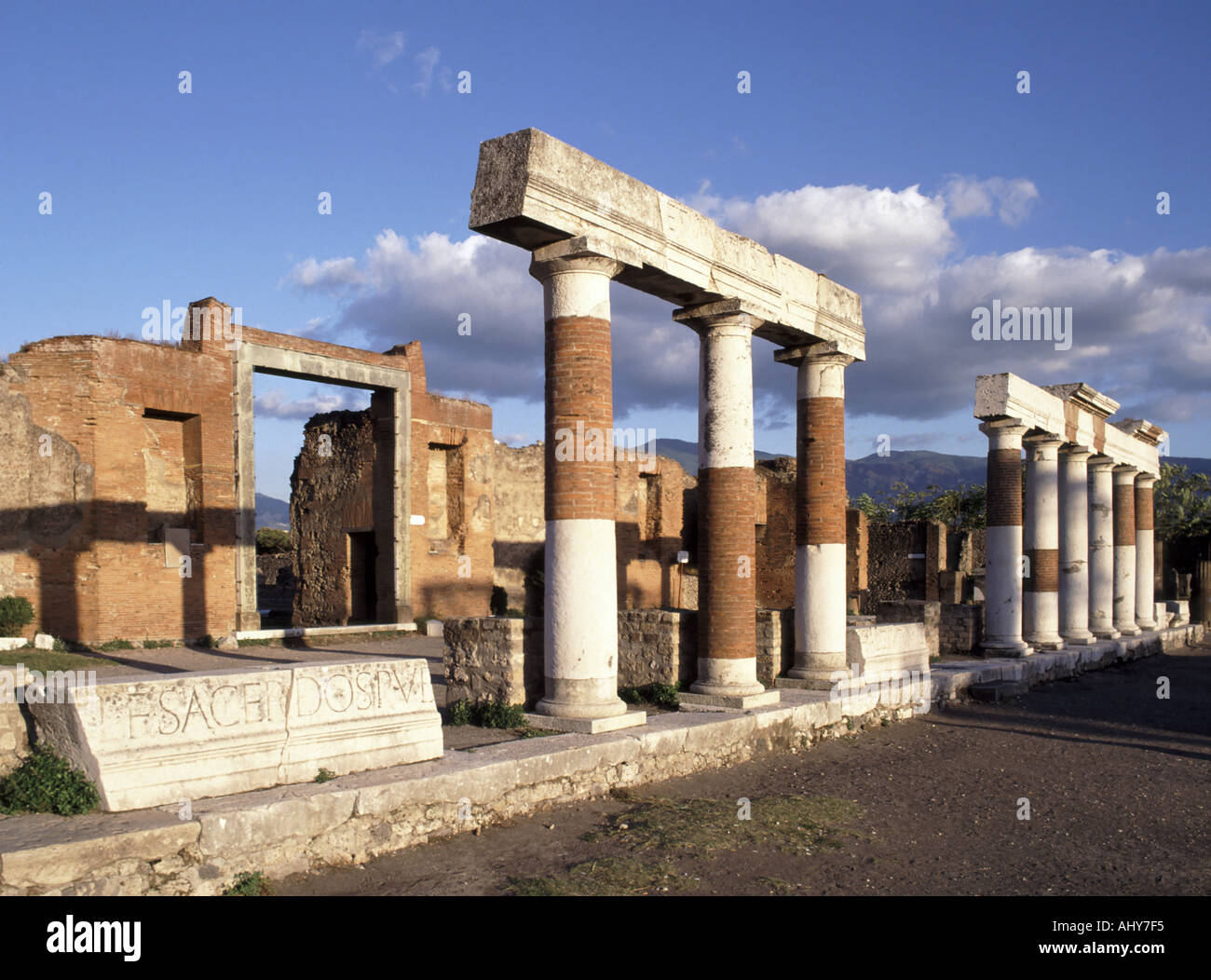 Building remains after volcano hi-res stock photography and images - Alamy