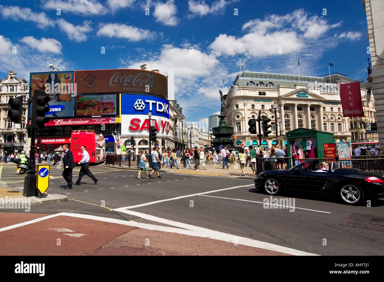 Piccadilly circus and eros hi-res stock photography and images - Alamy