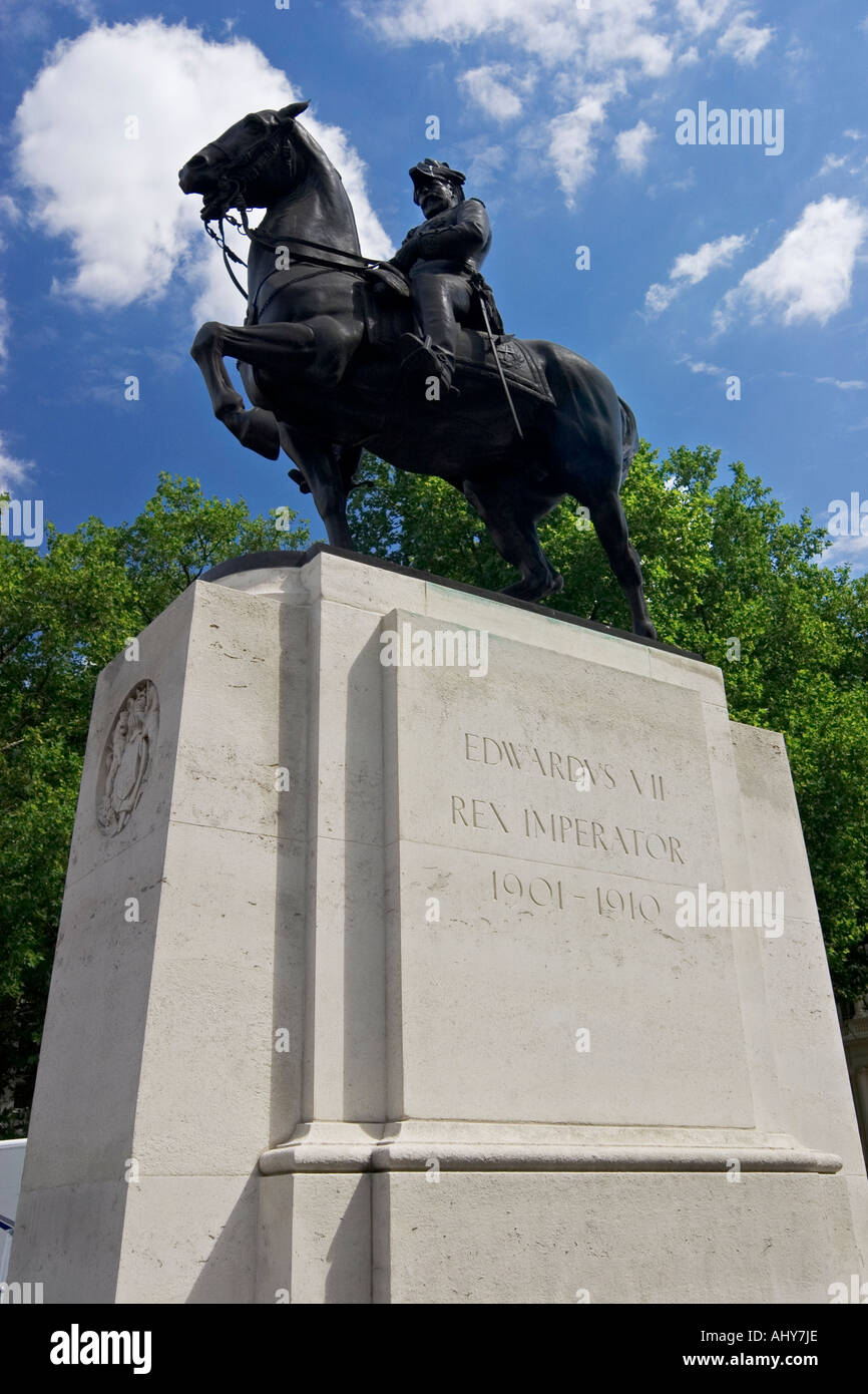 Edward VII Rex Imperator sculpture Pall Mall London Stock Photo - Alamy
