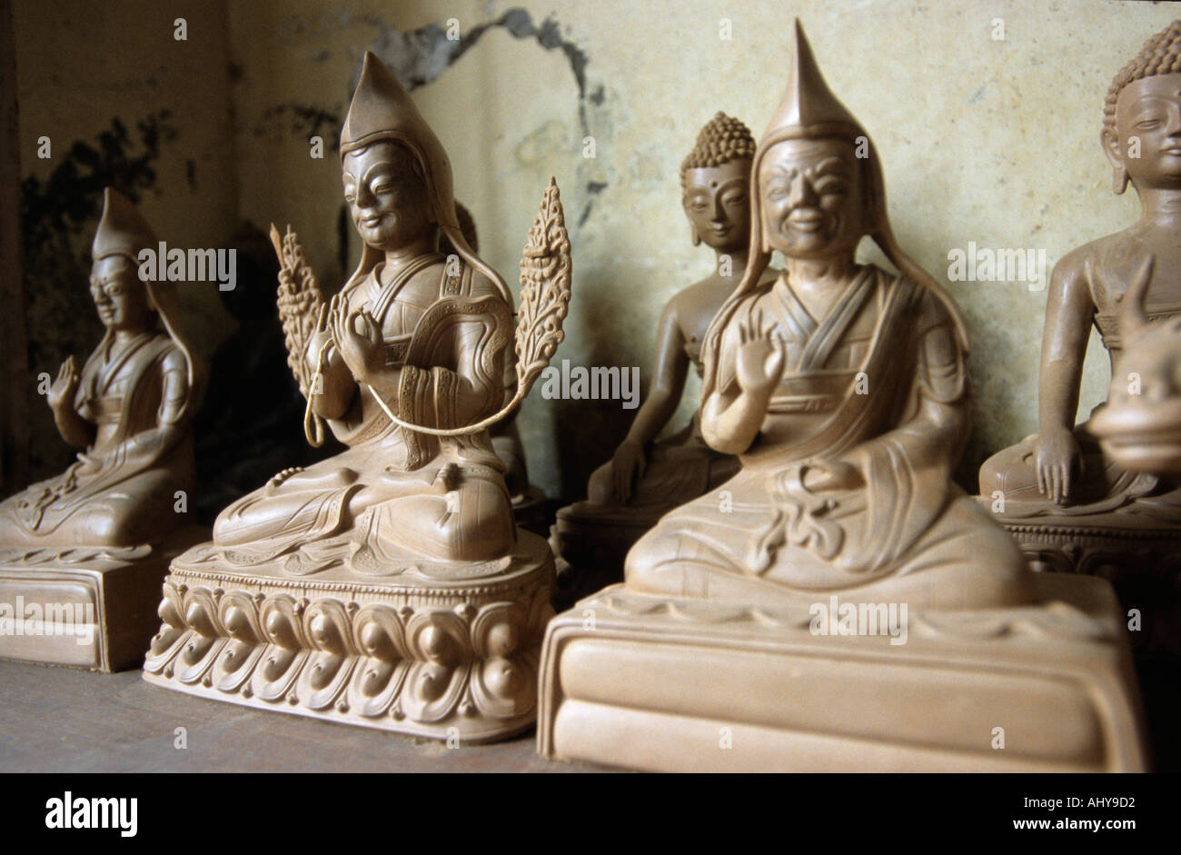 Buddhist sculpture collection hi-res stock photography and images - Alamy