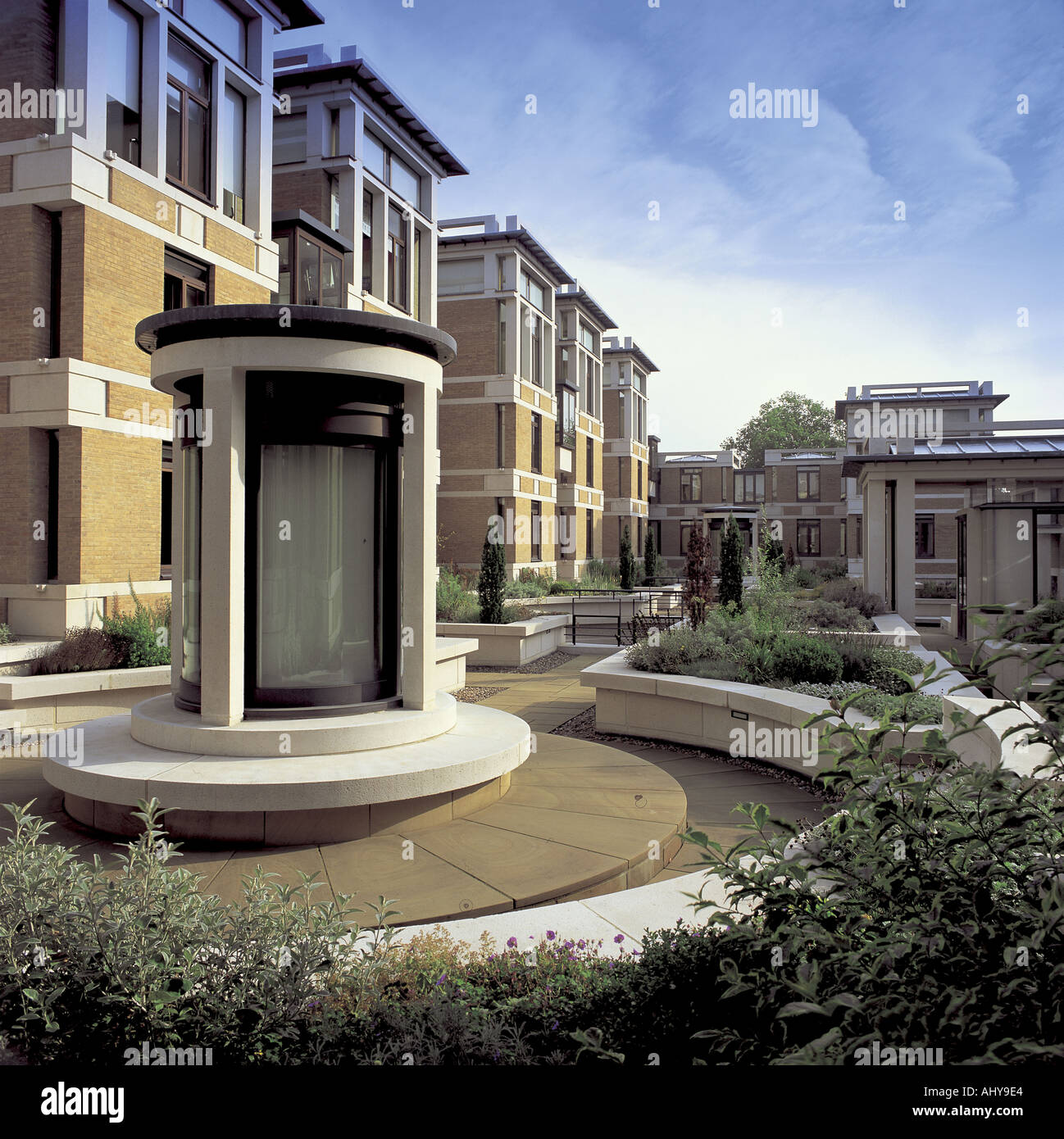 Garden quad hi-res stock photography and images - Alamy