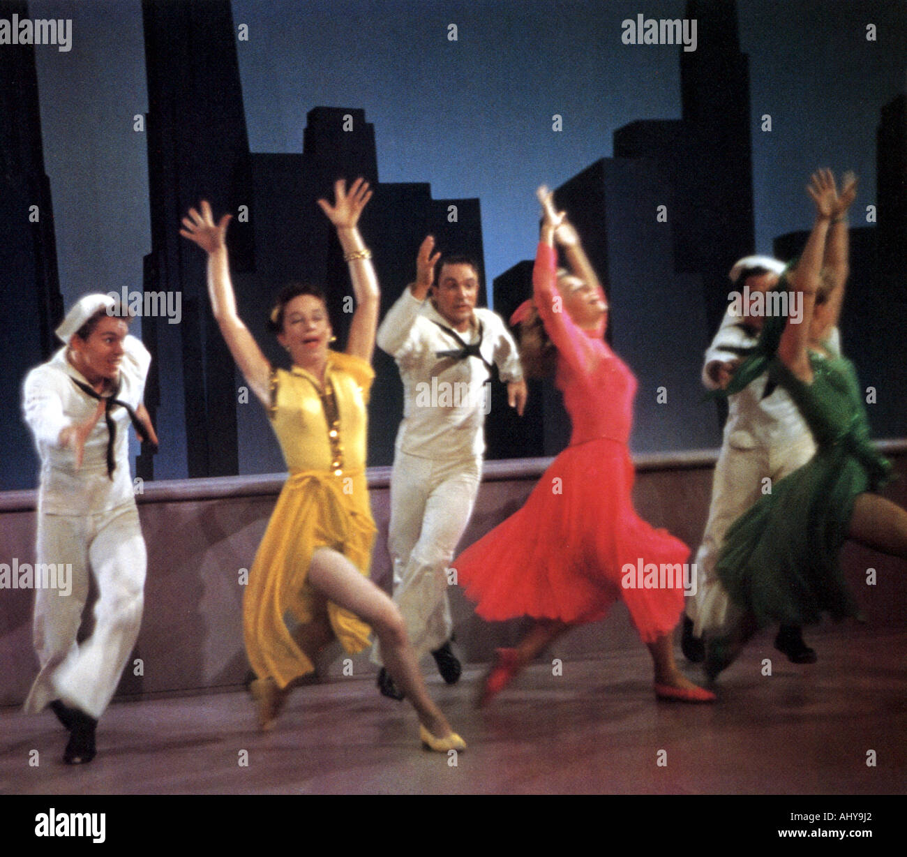 Gene kelly dancing hi-res stock photography and images - Alamy