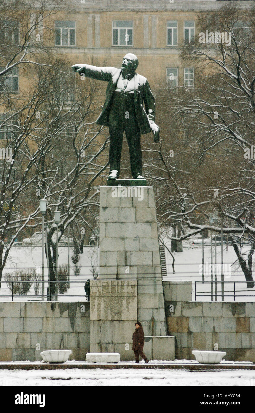 Snow covered statue of Lenin in Vladivostok Russia December Stock Photo ...