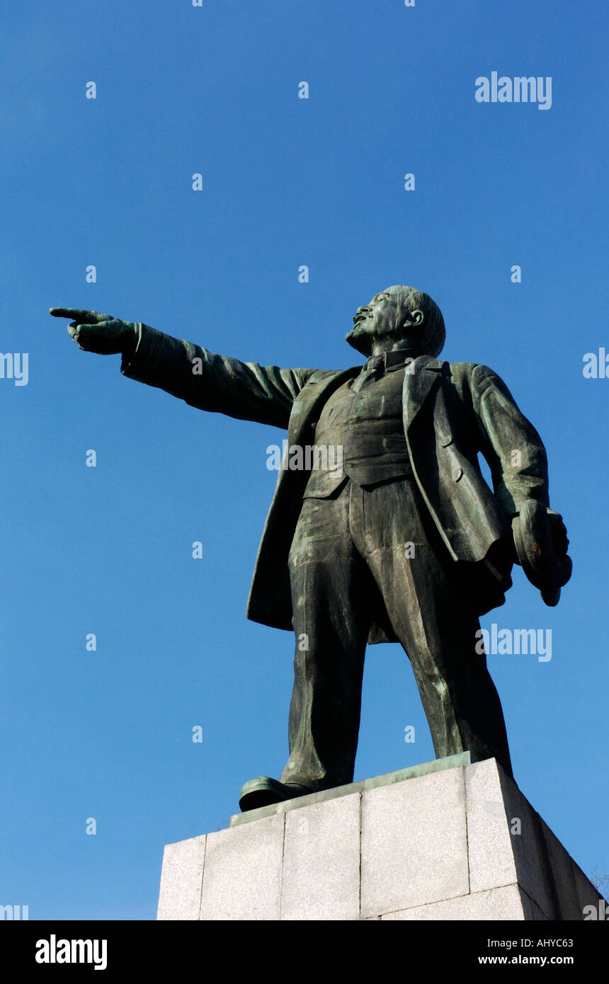 Statue of Lenin in Vladivostok Russia Stock Photo - Alamy