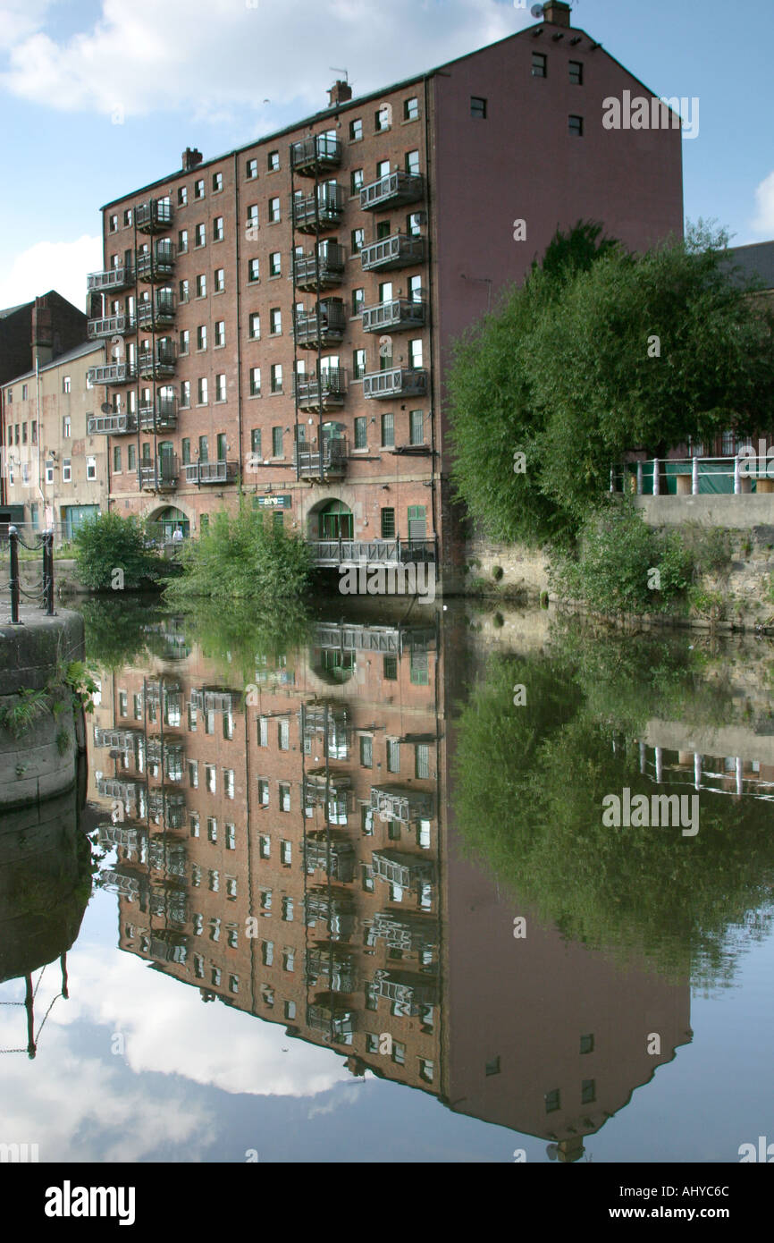 Leeds buildings architecture cityscapes hi-res stock photography and ...