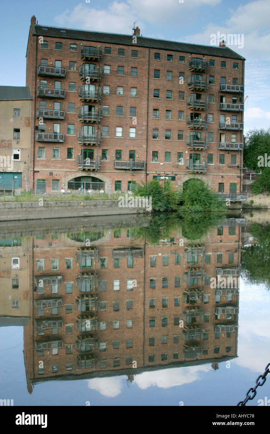 Leeds buildings architecture cityscapes hi-res stock photography and ...