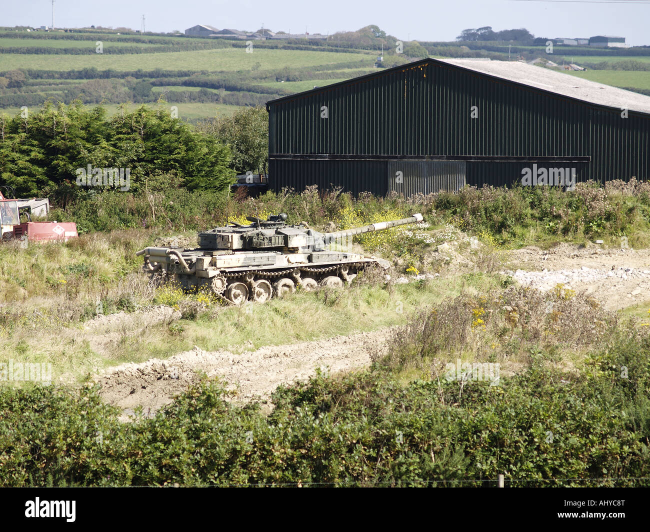 Chieftain tank , 55 tonne. The main battle tank of the British army ...