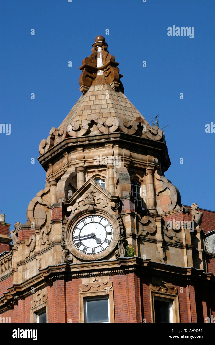 Leeds clocks hi-res stock photography and images - Alamy