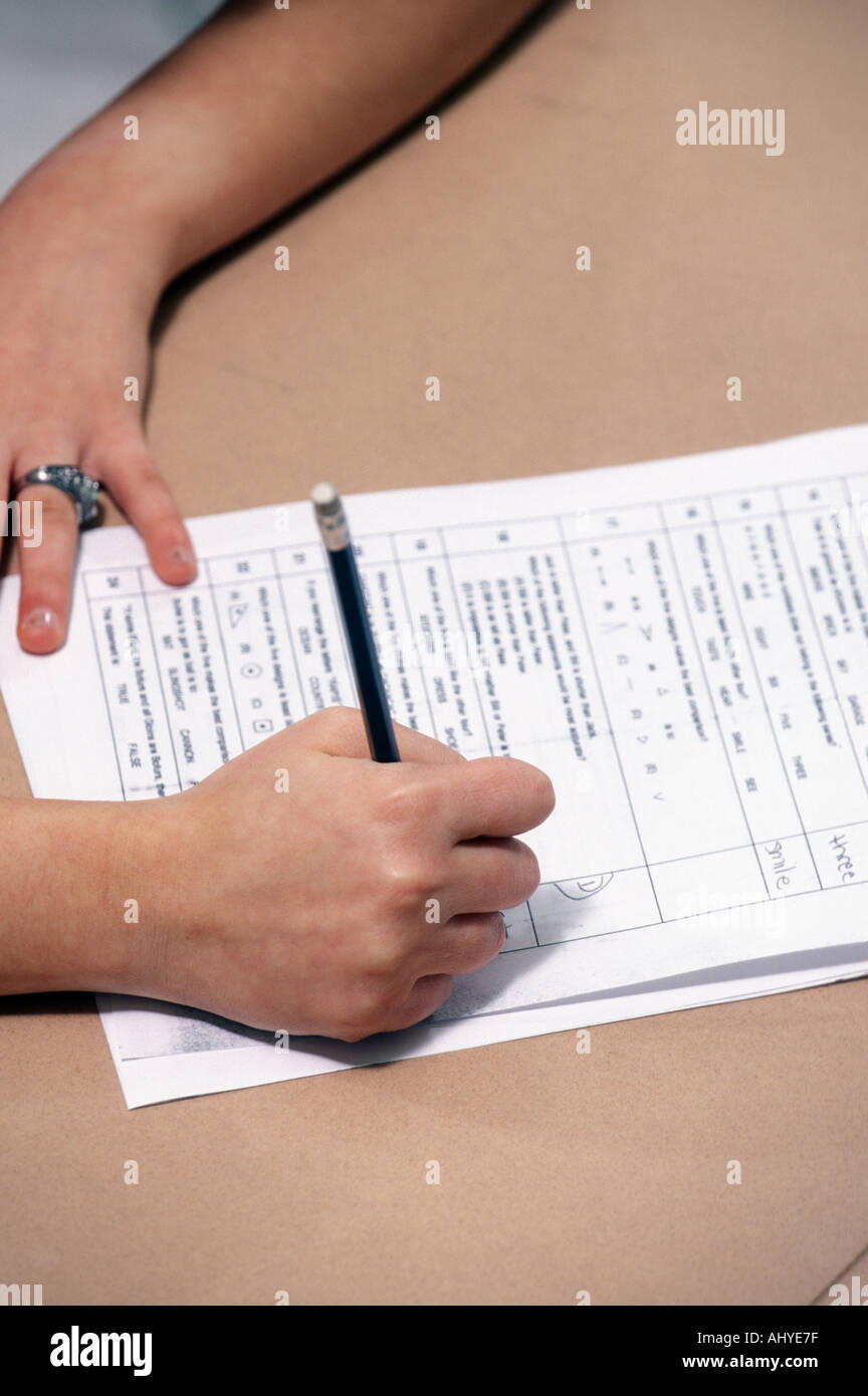 Quizzing hi-res stock photography and images - Alamy