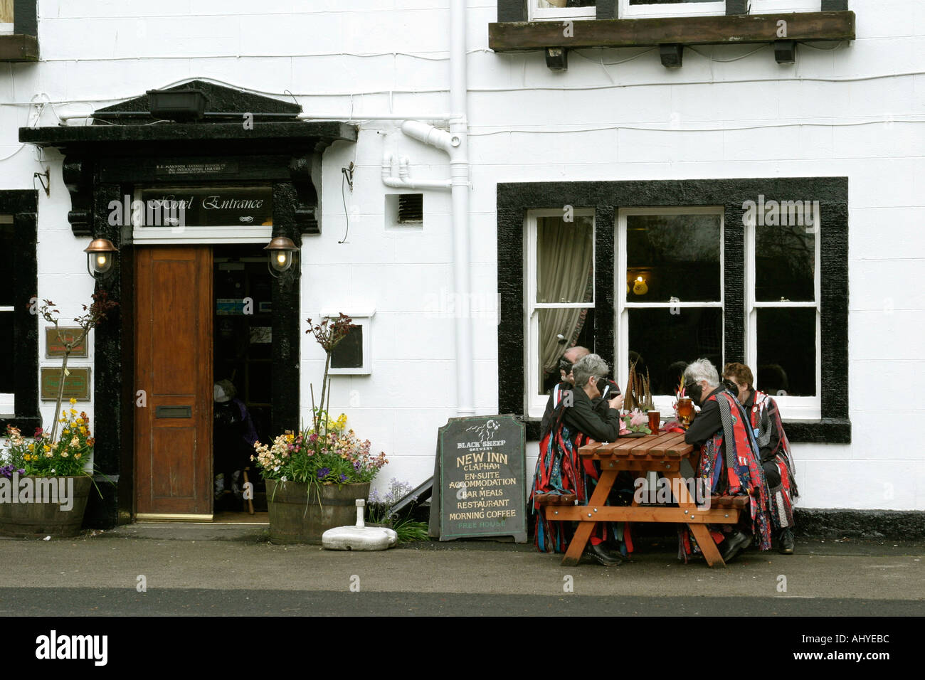 New inn clapham hi-res stock photography and images - Alamy