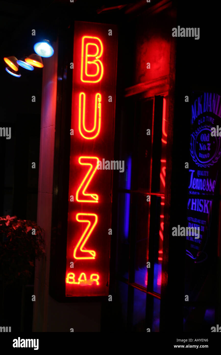 Nightlife buzz hi-res stock photography and images - Alamy