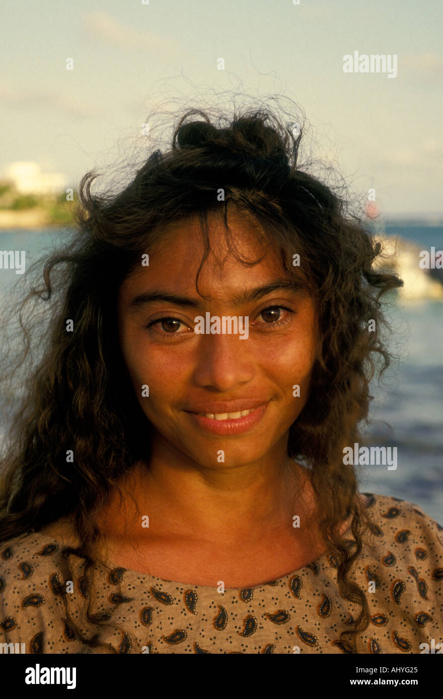 1, one, Mexican woman, adult woman, woman, headshot, head shot, head ...