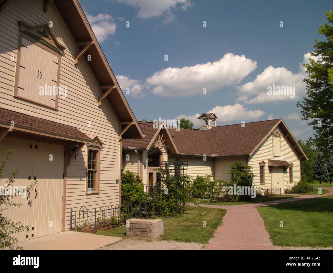 Midland country houses hi-res stock photography and images - Alamy