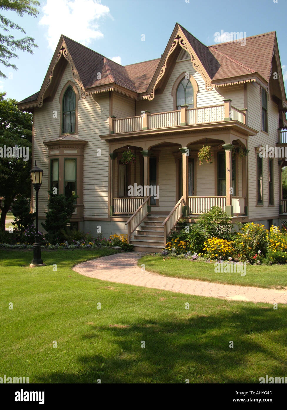 Midland country houses hi-res stock photography and images - Alamy