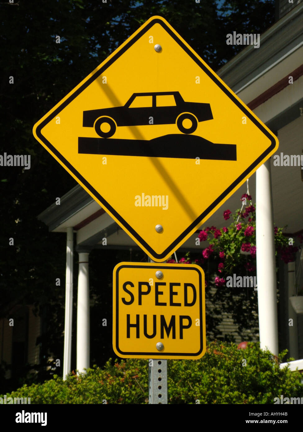 AJD45815, road sign, Speed Hump sign Stock Photo - Alamy