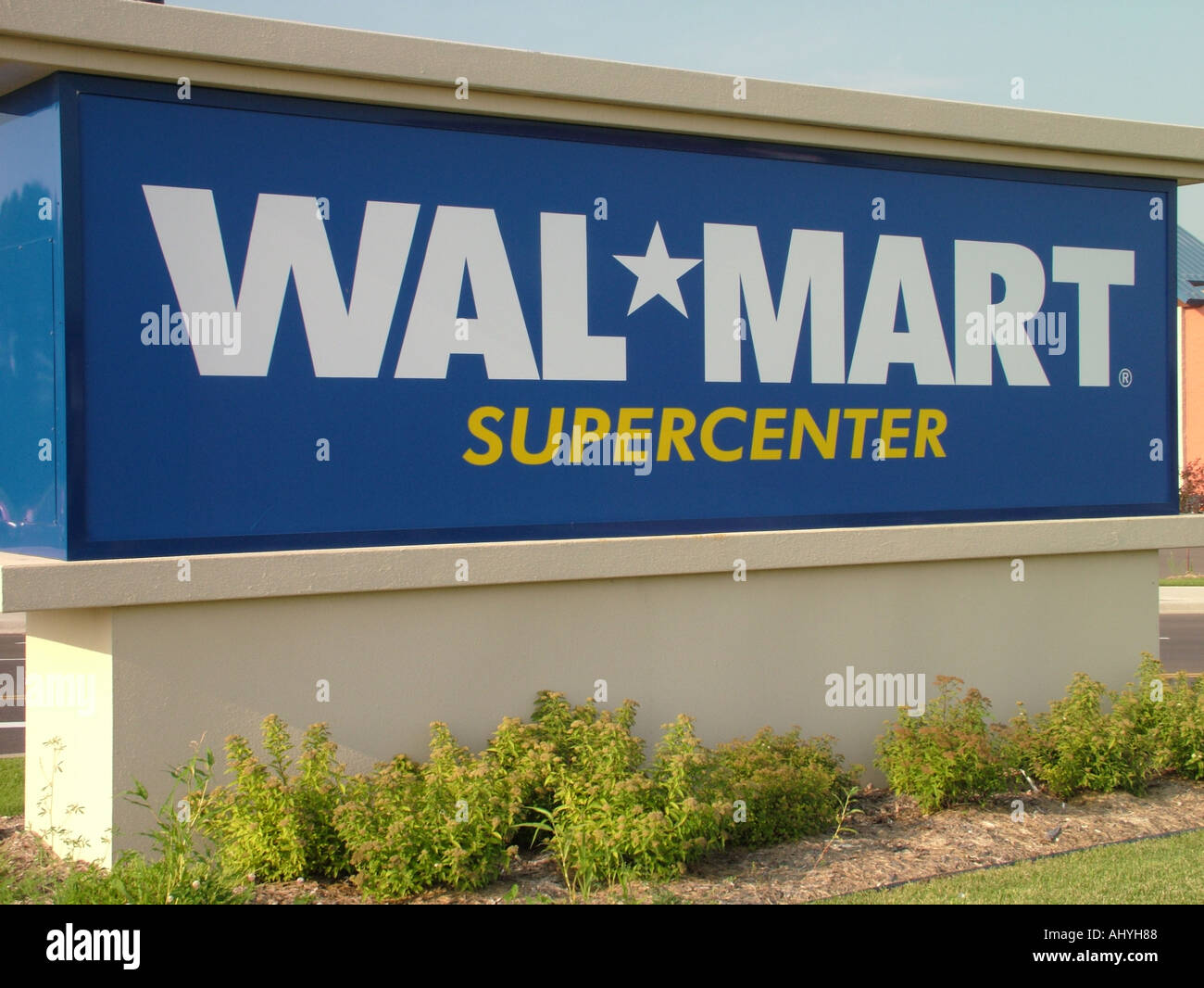 Wal mart hi-res stock photography and images - Alamy