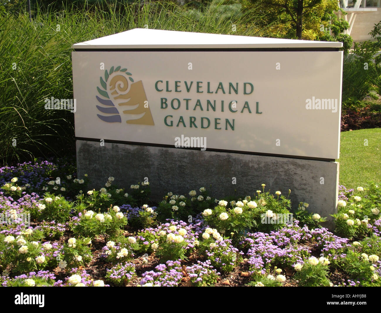 Cleveland tourist attractions sign hi-res stock photography and images ...