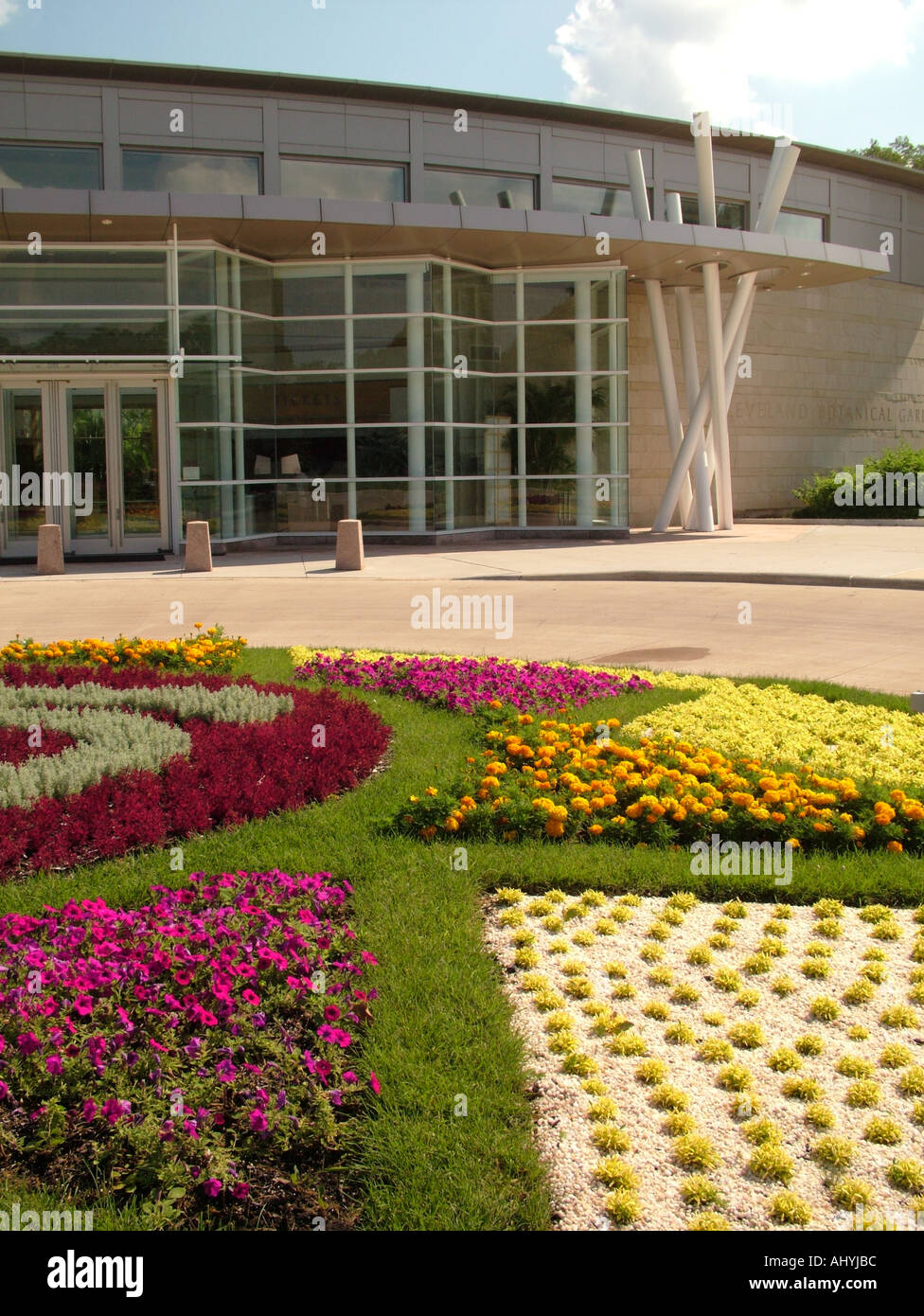 Cleveland university circle architecture hi-res stock photography and ...