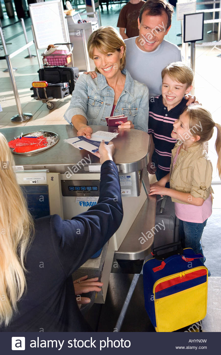 Airport Ticket Desk Stock Photos & Airport Ticket Desk Stock Images - Alamy