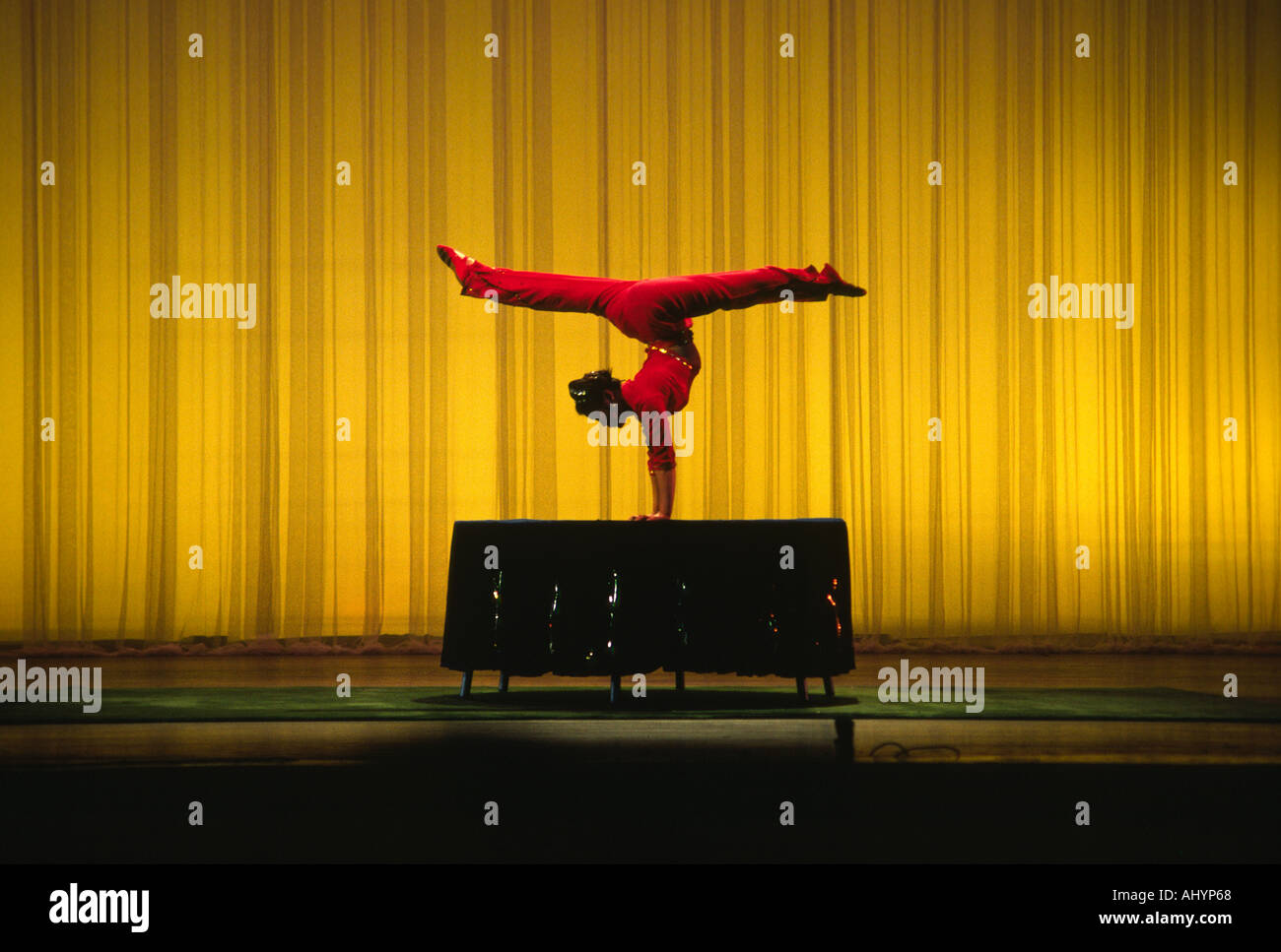 Acrobat Beijing stage show Stock Photo - Alamy