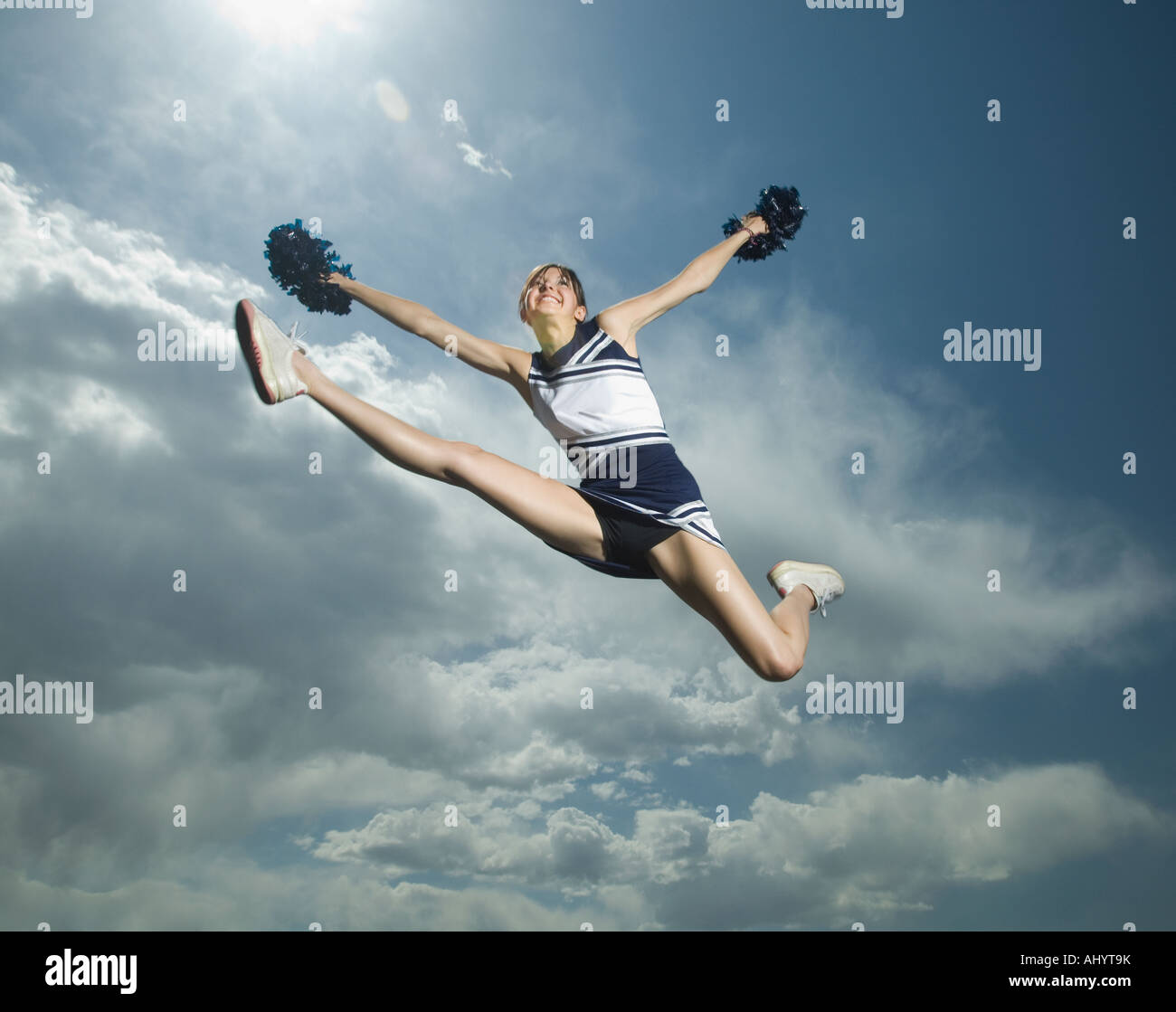 Cheer girls performing hi-res stock photography and images - Alamy