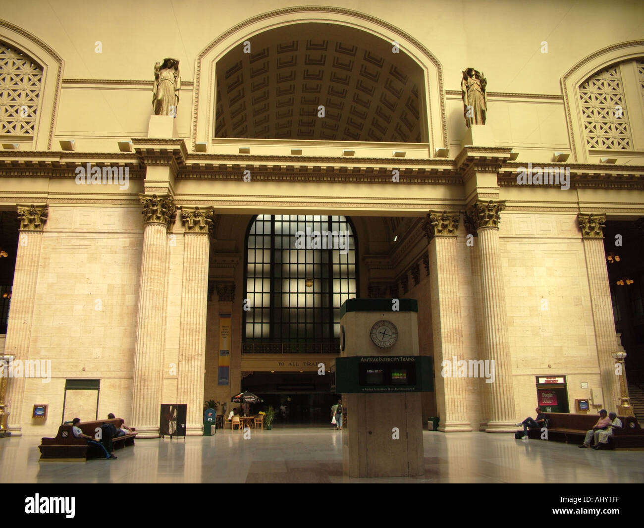Historic train depots hi-res stock photography and images - Alamy