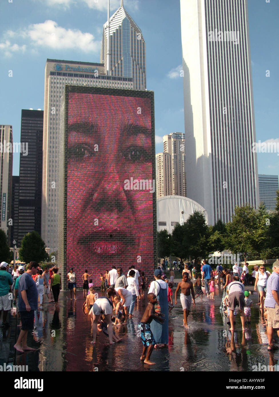 Millennium park photographs hi-res stock photography and images - Alamy