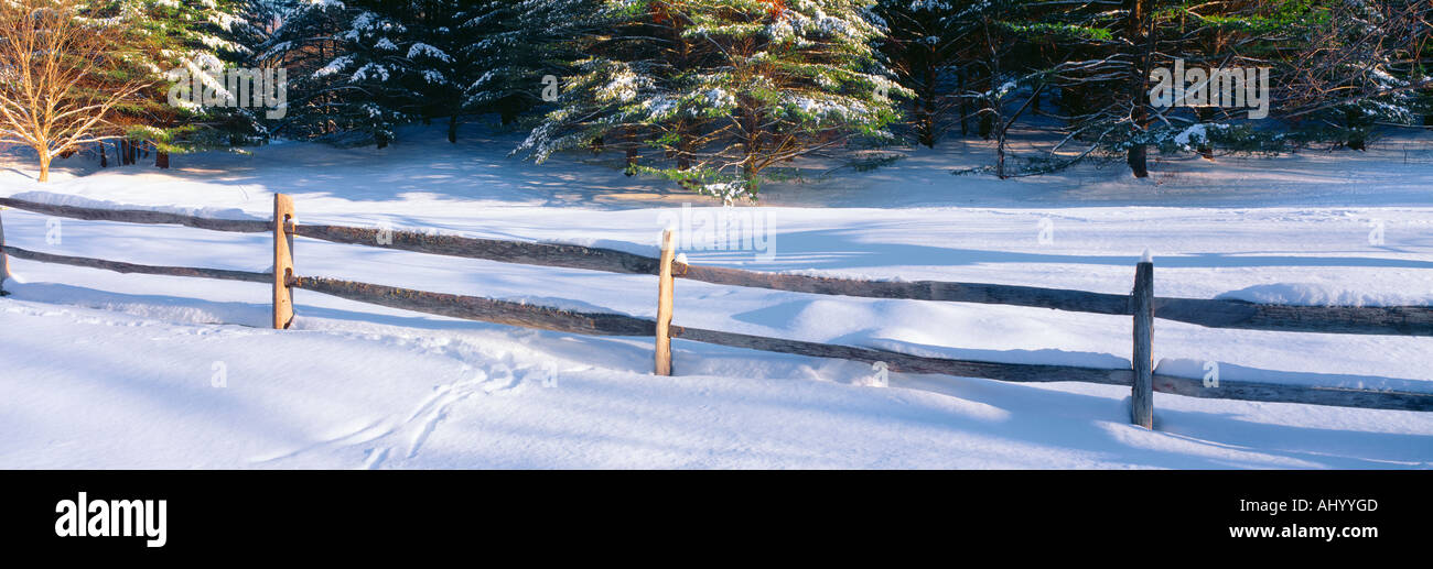 Fence and snow in winter Vermont Stock Photo - Alamy
