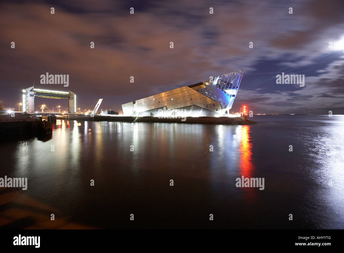September 2007 The tidal barrier and The Deep submarium at night Hull ...