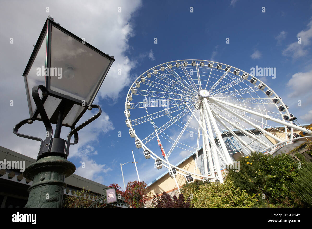 York observation wheel hi-res stock photography and images - Alamy