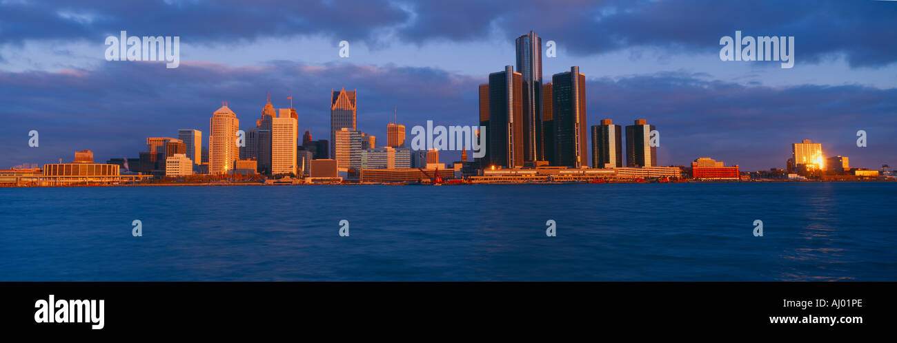 Renaissance Center Detroit Sunrise Michigan Stock Photo - Alamy