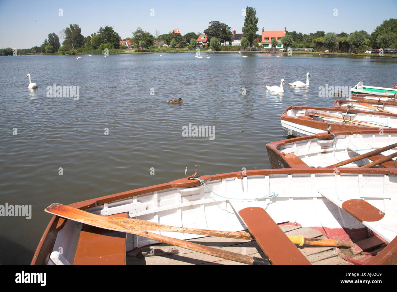Boating on thorpeness meare hi-res stock photography and images - Alamy