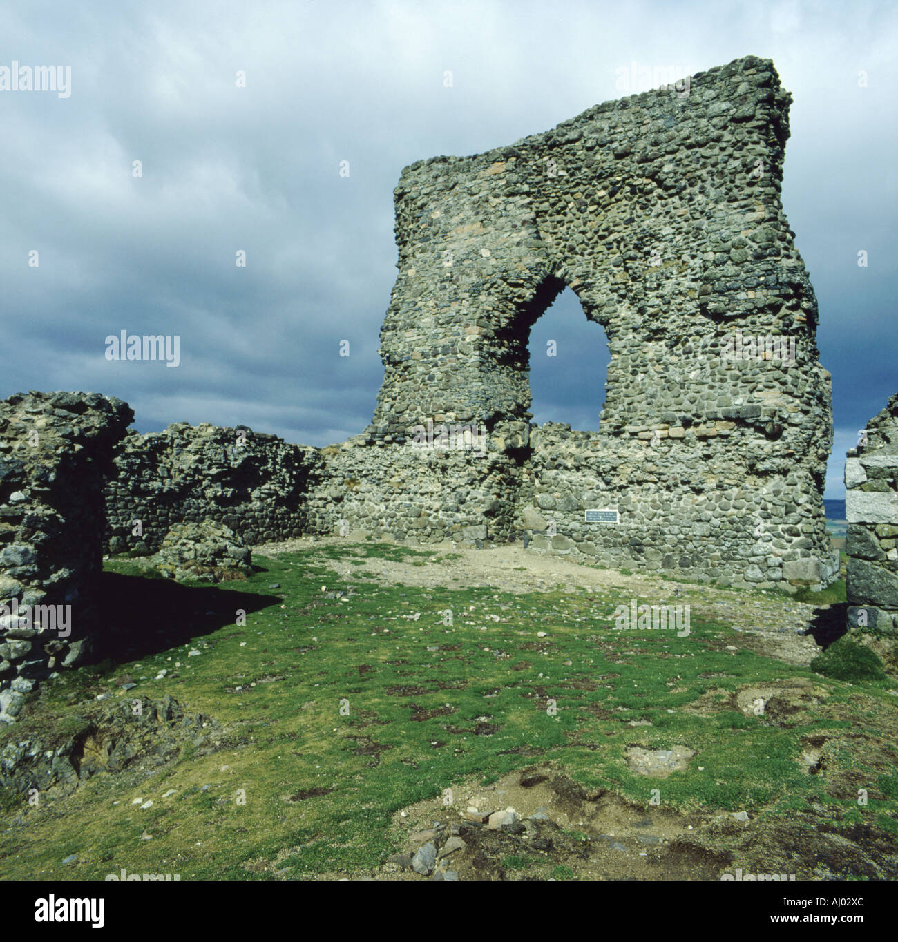 Dunideer vitrified fort scotland Stock Photo - Alamy