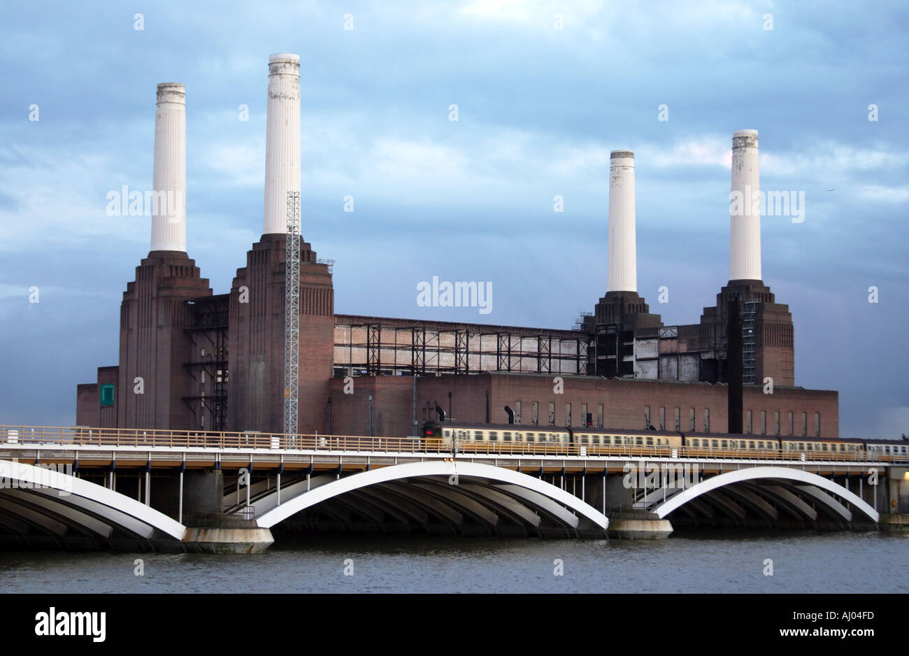 Battersea power station design hi-res stock photography and images - Alamy
