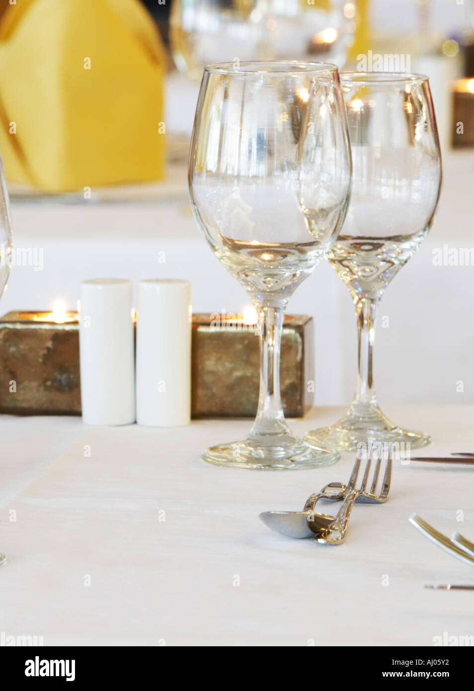Hotel restaurant tables Stock Photo - Alamy