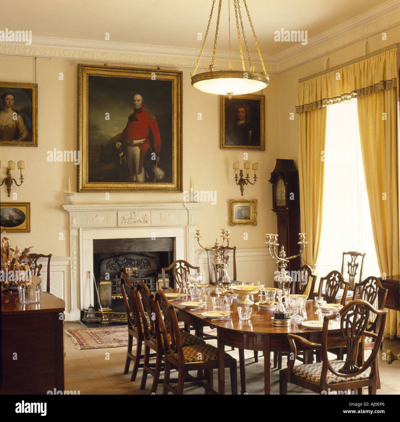 Dining room at Leith Hall Scotland Stock Photo - Alamy